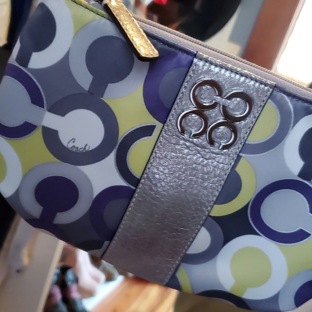 Coach Small Clutch. New - Gem